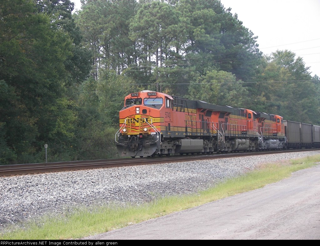 BNSF 5743